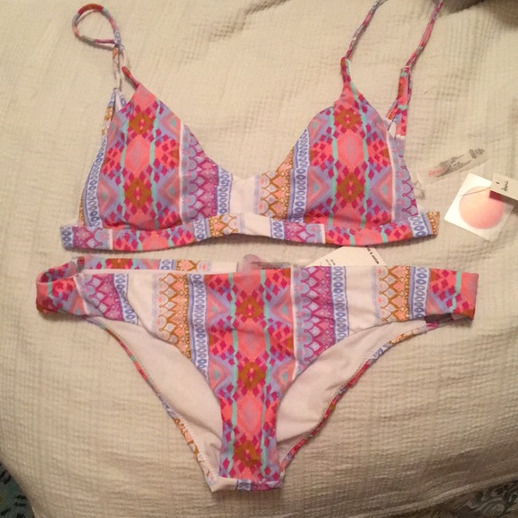 Raisins | Swim | Nwt Aztec Printed Bikinisize L Top And Bottom | Poshmark